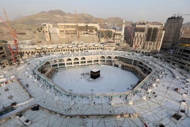Ini Tempat Wisata di Arab Saudi yang Bisa Dikunjungi, Ada Menyelam di ...
